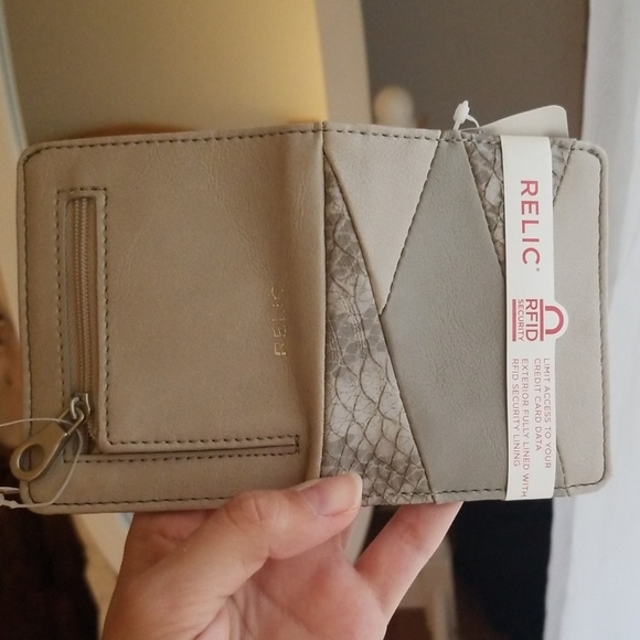 Relic | Bags | Relic Rfid Wallet | Poshmark